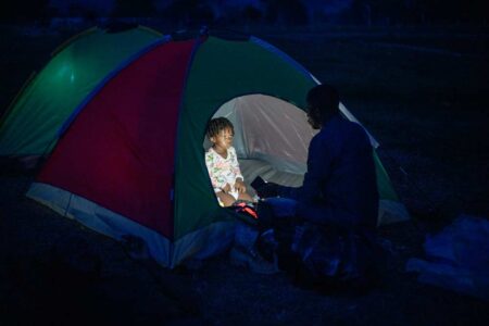 Cruzar el desarraigo: cómo comprender la migración forzada | Revista ...